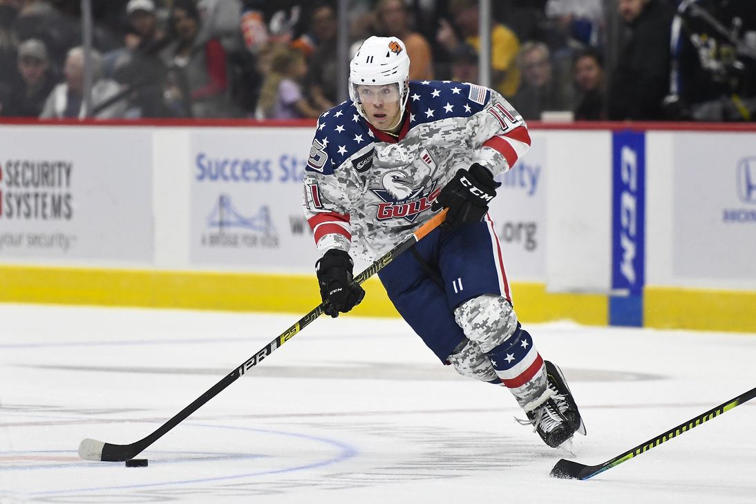 Daniel Sprong San Diego Gulls - Face-Off