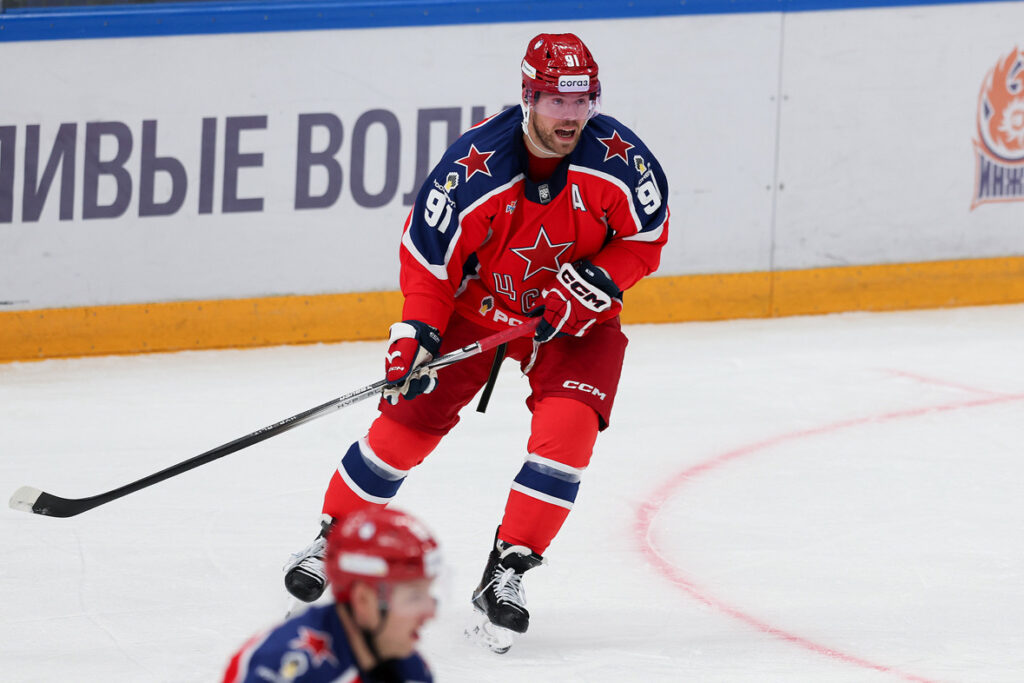 6D8946C2-EB79-4809-B086-93D1571A23DF 2 - Face-Off