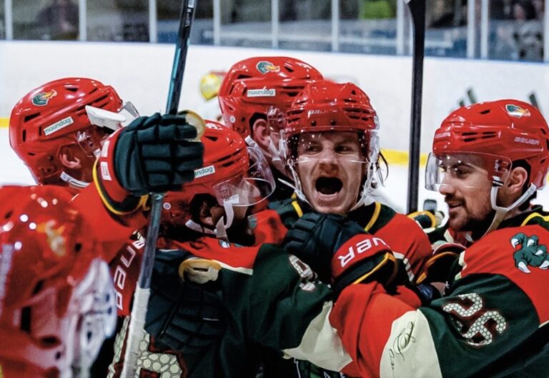 IJshockeyshow Utrecht in uitverkocht huis, Leeuwarden wint Battle of ...