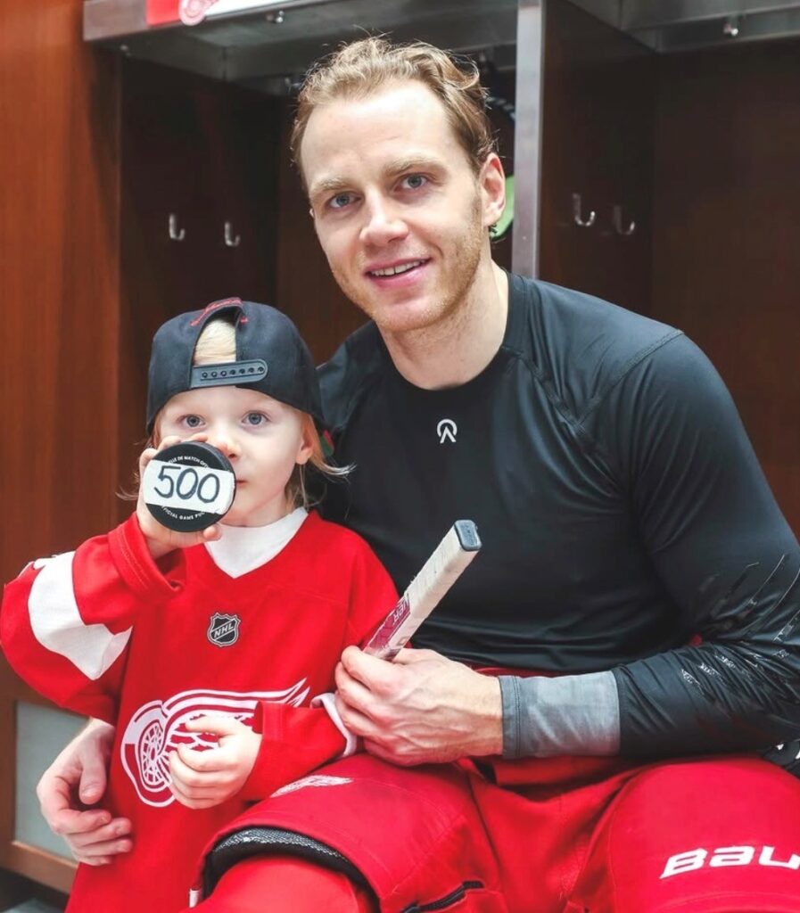 Patrick Kane 500 goals, Colorado sloopt Ottawa - Face-Off